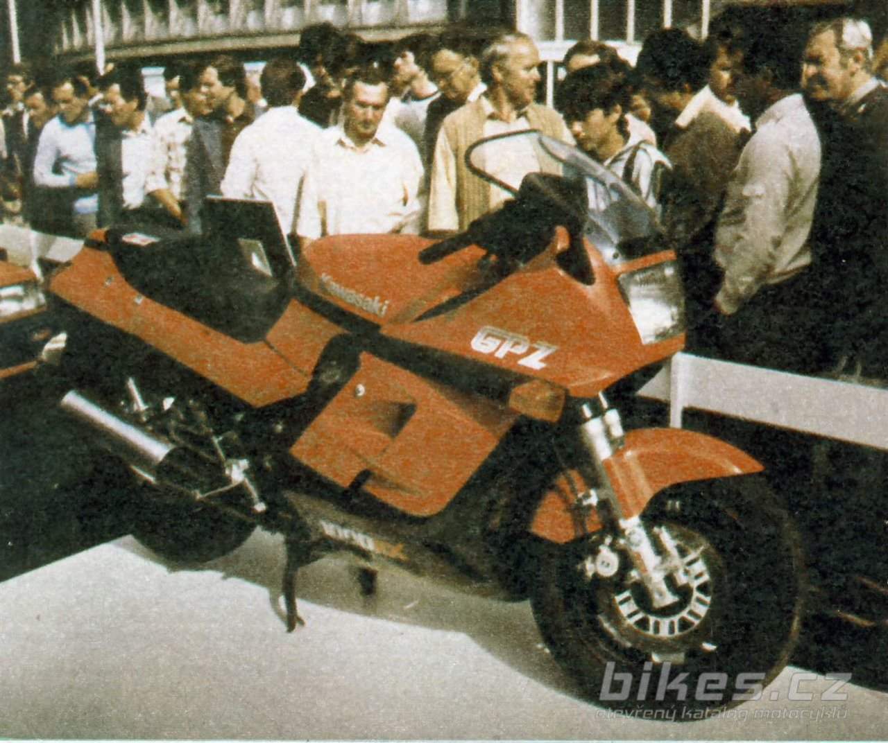 Kawasaki GPZ 1000 RX - 1987 - technické parametry, názory motorkářů ...